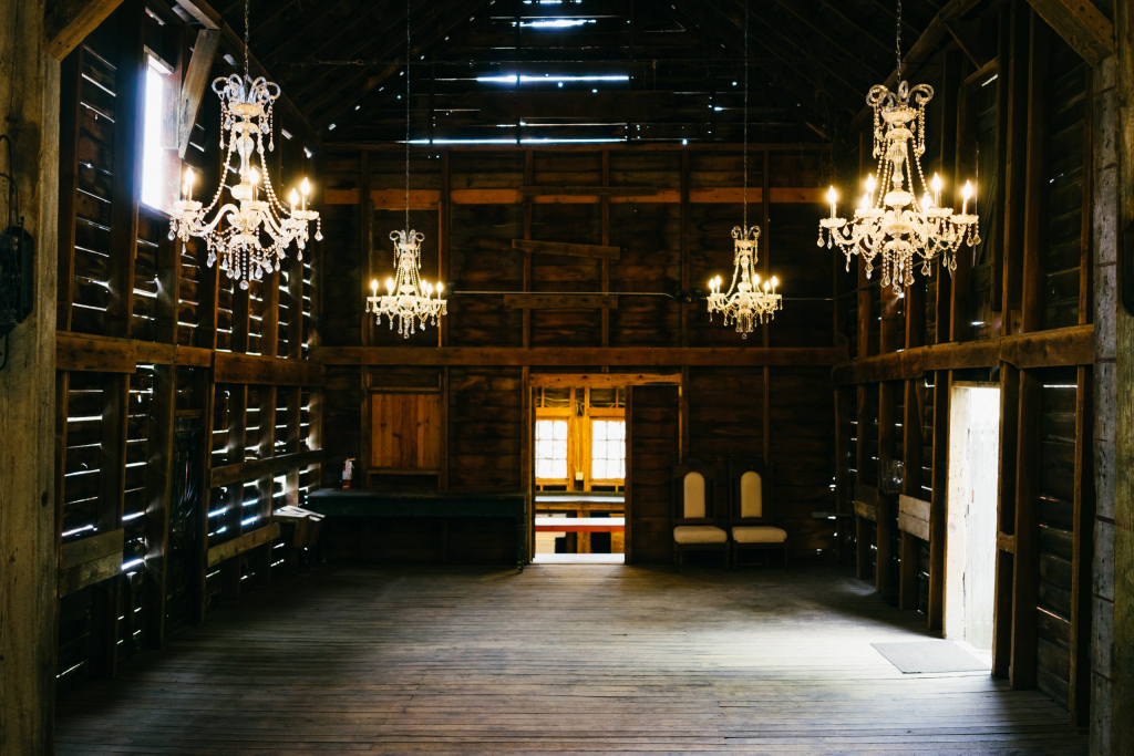 Camrose Hill: Rustic Barn Wedding Venue in Stillwater, MN