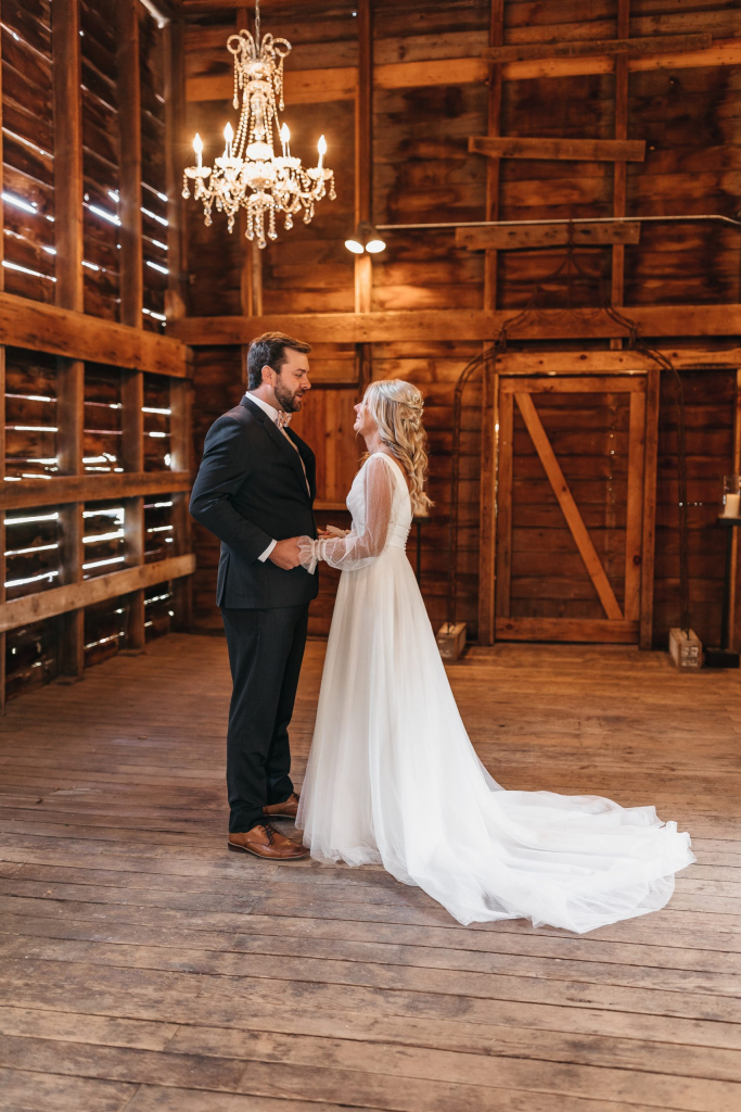 Camrose Hill: Rustic Barn Wedding Venue in Stillwater, MN